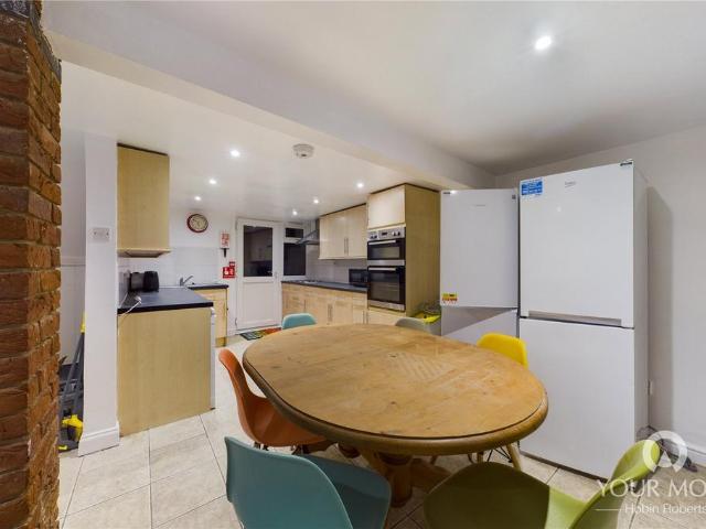 Semilong Road, Northampton NN2 6 bed house to rent £3,300 pcm £762 pw