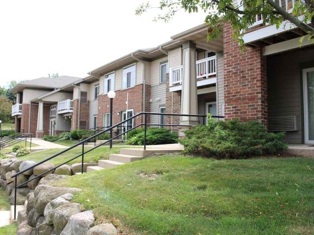 Seminole Woods Apartments 2 Bedroom Apartment for Rent at 2892 Mickelson Pkwy, Fitchburg, WI 53711