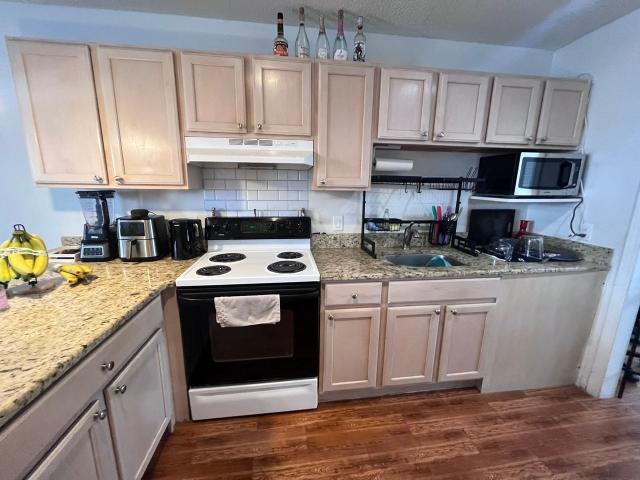 Seminole Legends SandPear 1 Bedroom Apartment for Rent at 253 Hayden Rd, Tallahassee, FL 32304