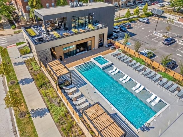 Senate at The Crosswalks 2 Bedroom Apartment for Rent at 1025 E Armour Blvd, Kansas City, MO 64109 Central Hyde Park