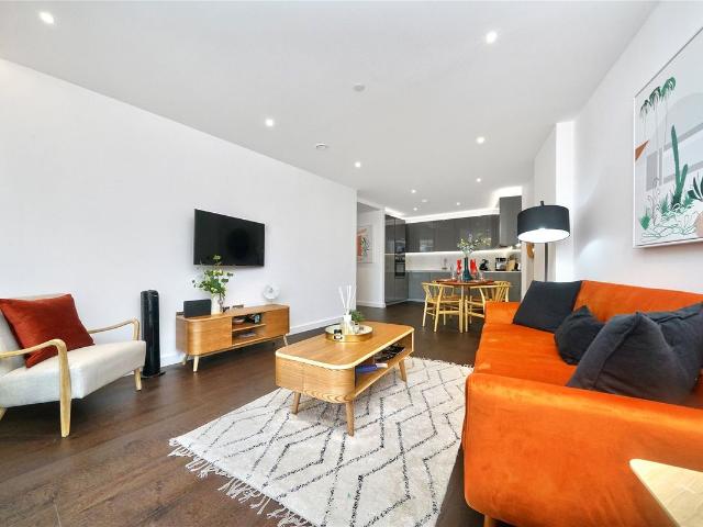 Senate Building, Lexington Gardens SW11, 2 bed flat to rent, £3,550 pcm | PrimeLocation