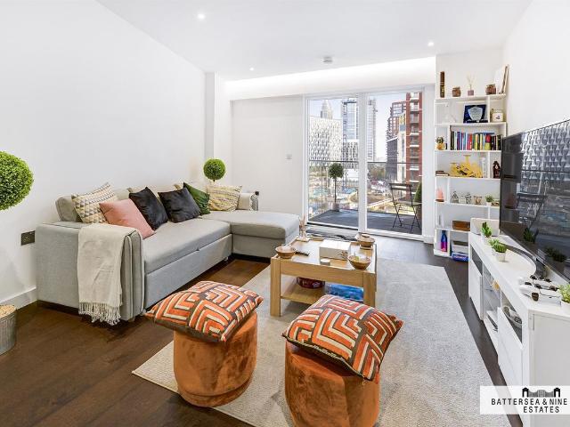 Senate Building, Lexington Gardens SW11, 2 bed flat to rent, £3,800 pcm | PrimeLocation
