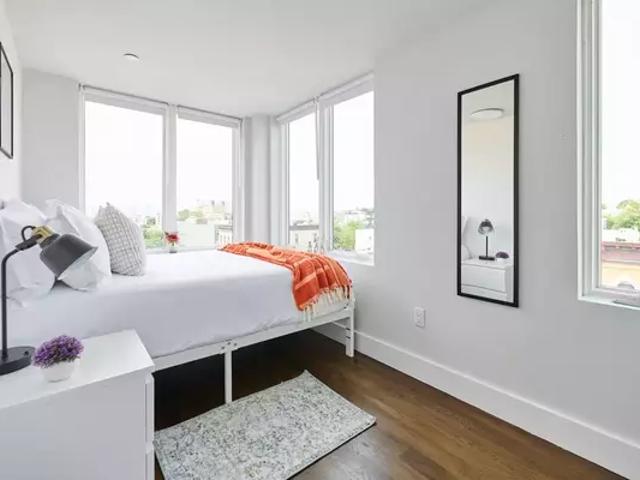 Seneca Ave #790