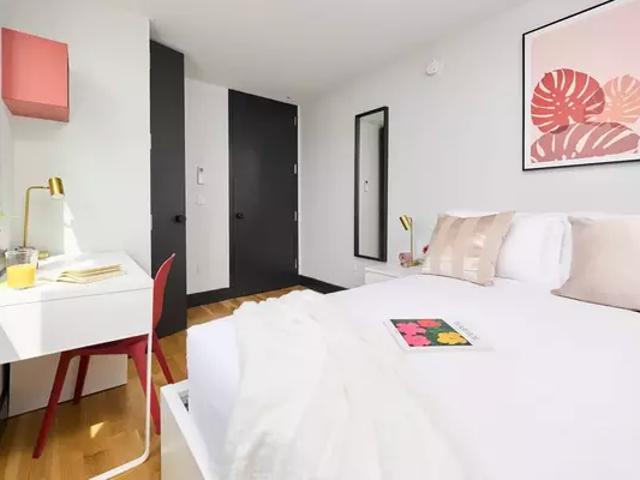 Seneca Ave #736