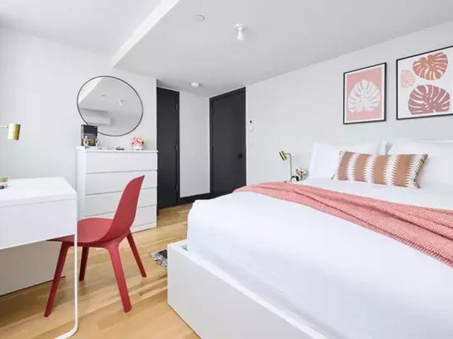 Seneca Ave #738