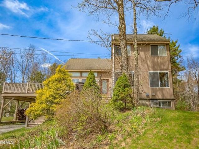 Seneca Dr, Becket, Home For Sale