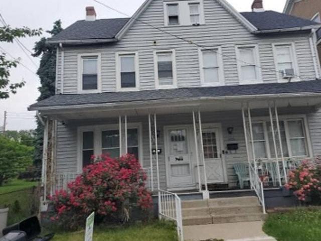 Seneca St