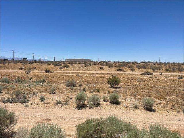 Seneca Rd, Victorville, CA 92394