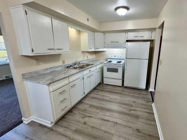 Senior Apartment! 2 Bedroom Apartment for Rent at 3106 Grand Ave, Middletown, OH 45044