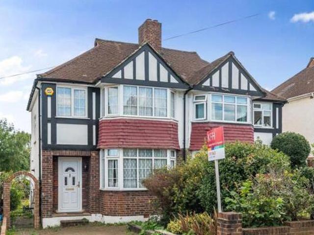 Senlac Road, 3 Bedroom Semi detached