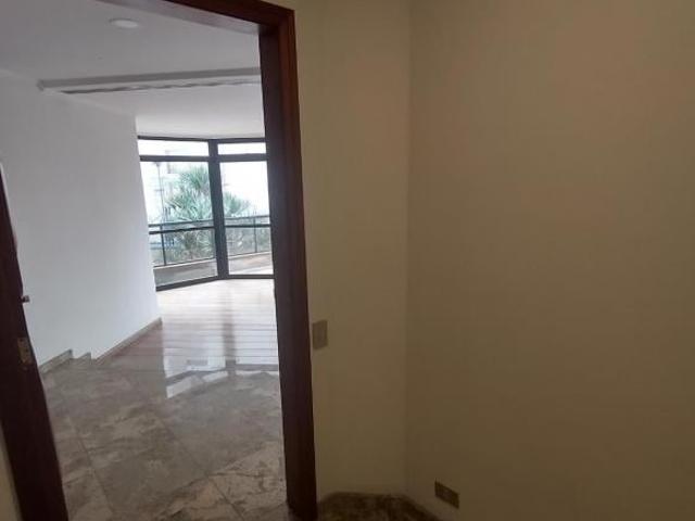 Imperdível triplex para venda e locação em Vila Andrade com 6 quartos, sendo 4 suítes, 637m²