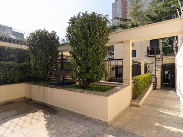 Confortável apartamento para venda em Jardim Paulista com 4 quartos, sendo 3 suítes, 245m² jucilei