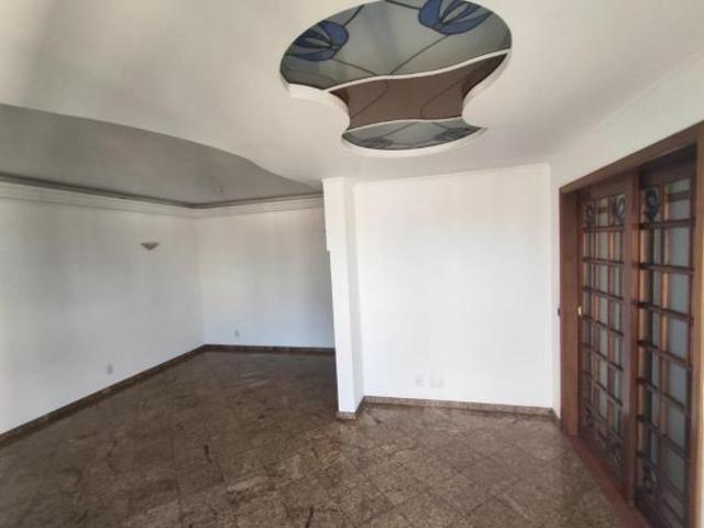 Aconchegante apartamento para venda e locação em Vila Amélia com 4 quartos, sendo 1 suíte, 120m²