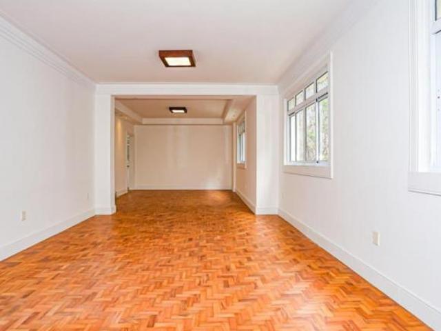 Atraente apartamento para venda em Bela Vista com 4 quartos, sendo 1 suíte, 228m²