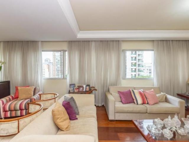 Sensacional apartamento para venda em Paraíso com 3 quartos, sendo 1 suíte, 167m²
