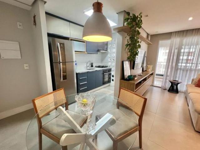 Versátil apartamento para venda em Vila Anastácio com 2 quartos, sendo 1 suíte, 69m²