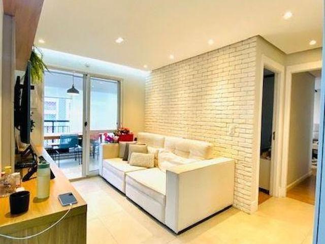 Agradável apartamento para venda em Vila Anastácio com 2 quartos, sendo 1 suíte, 69m²