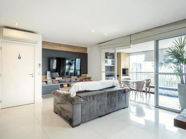 Sensacional apartamento para venda em Vila Andrade com 2 quartos, sendo 1 suíte, 107m²