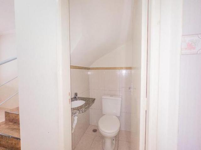 Confortável casa em condomínio para venda com 2 quartos, 74m²