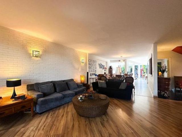 Agradável casa para venda em Campo Belo com 4 quartos, sendo 4 suítes, 500m²