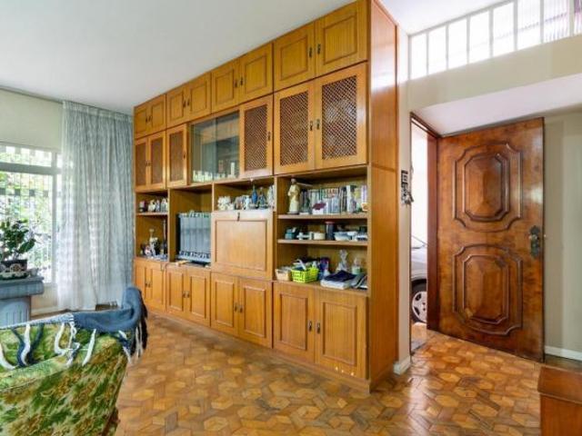 Aconchegante casa para venda em Jardim Jussara com 3 quartos, sendo 1 suíte, 414m²