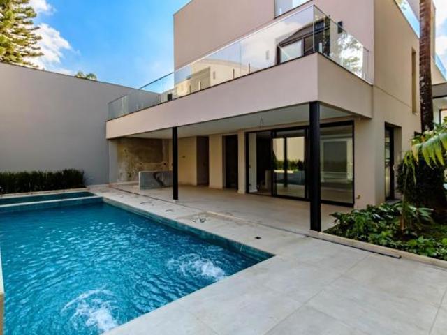 Aconchegante casa para venda em Jardim Luzitânia com 4 quartos, sendo 4 suítes, 550m²