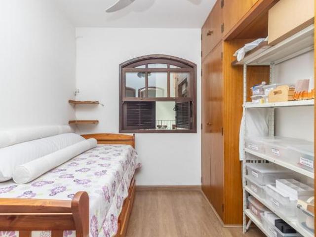 Aconchegante casa para venda em Jardim Umuarama com 3 quartos, sendo 3 suítes, 194m² vlamirfreitas