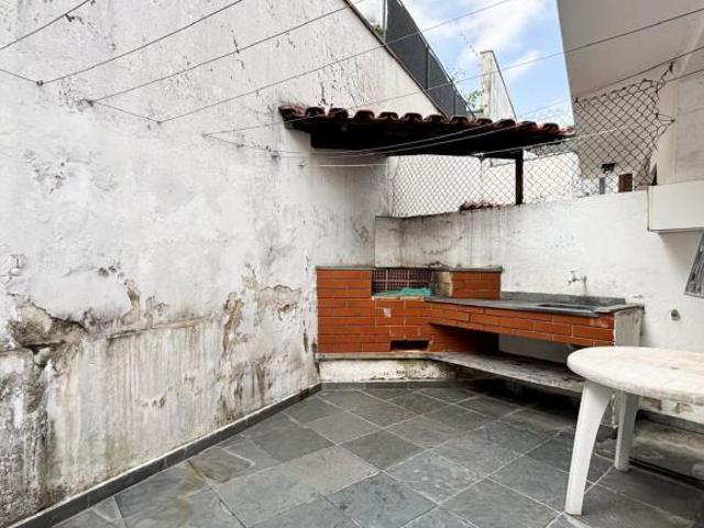 Imperdível casa para venda em Vila Madalena com 3 quartos, sendo 1 suíte, 137m² douglast#XAWMD