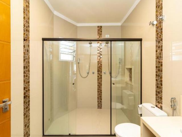 Agradável sobrado para venda em Chácara Inglesa com 3 quartos, sendo 1 suíte, 364m² leilaricci#63W