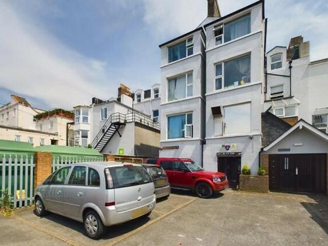 Seaton Court, Mutley Plain, 2 Bedroom Flat