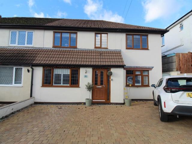 Seaton Road, Hemel Hempstead HP3, 4 bed semi detached house to rent, £2,650 pcm | PrimeLocation