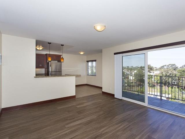 Seaview Terrace 2 Bedroom Apartment for Rent at 3710 3710 & 3720 Yonge Street, San Diego, CA 92106 Roseville Fleet Ridge