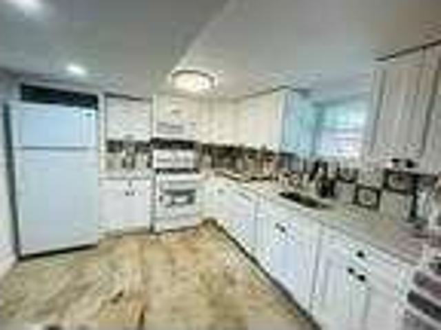 Sea Cliff Apartment for Rent Complete Renovation/Near Village