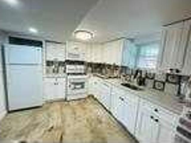 Sea Cliff Apartment for Rent Complete Renovation/Near Village