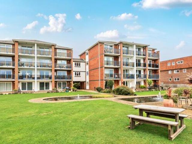 Sea Front, Hayling Island, 3 Bedroom Flat