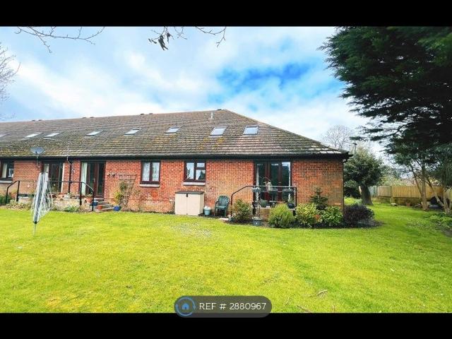 Sea Front, Hayling Island PO11, 2 bed flat to rent, £800 pcm | PrimeLocation