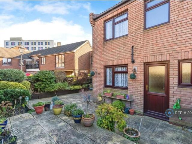 Sea Mill Gardens, Portsmouth, PO1 4 bed end of terrace house to rent £2,300 pcm £531 pw