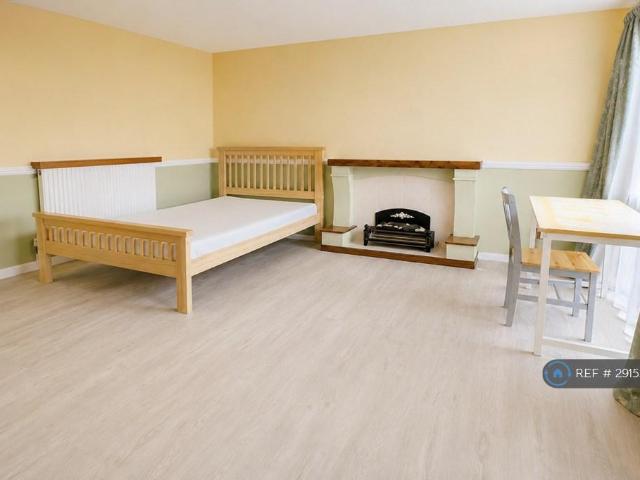 Sea Mill Gardens, Portsmouth, PO1 4 bed end of terrace house to rent £2,300 pcm £531 pw