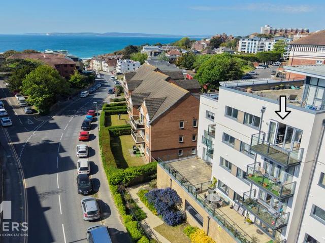 Sea Road, Bournemouth, BH5 1 3 bed apartment to rent £1,800 pcm £415 pw