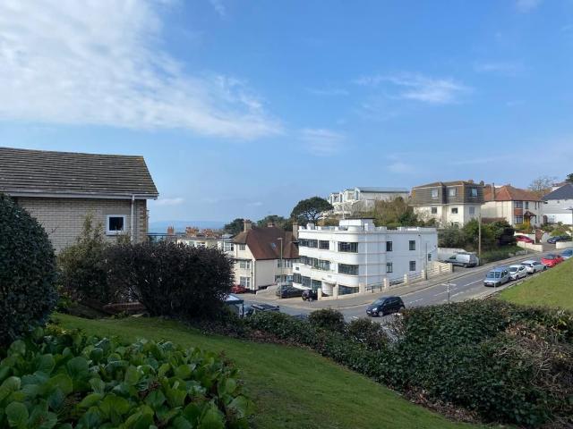 Sea Road, Bournemouth BH5, 1 bed flat to rent, £1,100 pcm | PrimeLocation