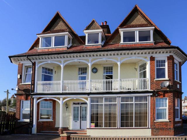 Sea Road, Felixstowe, Suffolk IP11, Studio to rent, £600 pcm | PrimeLocation