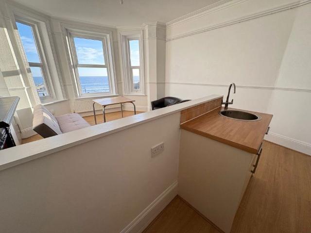 SEA VIEW APARTMENT, BOSCOMBE SPA P04167