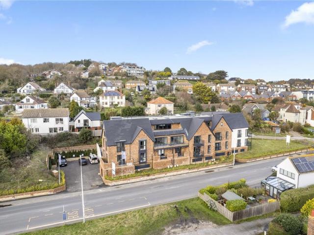 Seabrook Road, Hythe, Kent, CT21 2 bed apartment to rent £1,600 pcm £369 pw