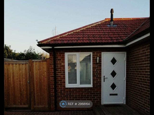 Seacourt Road, Slough SL3, 2 bed bungalow to rent, £1,850 pcm | PrimeLocation