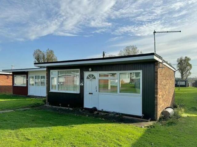 Seadell, Beach Road, 2 Bedroom Chalet