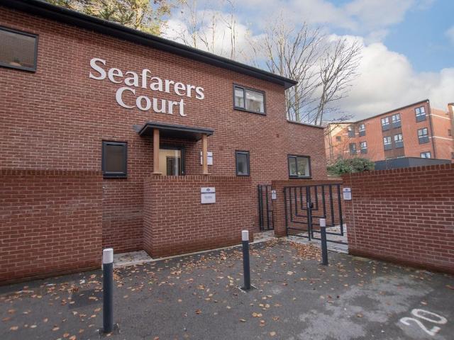 Seafarers Court, Queens Terrace, Southampton SO14, 2 bed maisonette to rent, £1,500 pcm | PrimeLocation