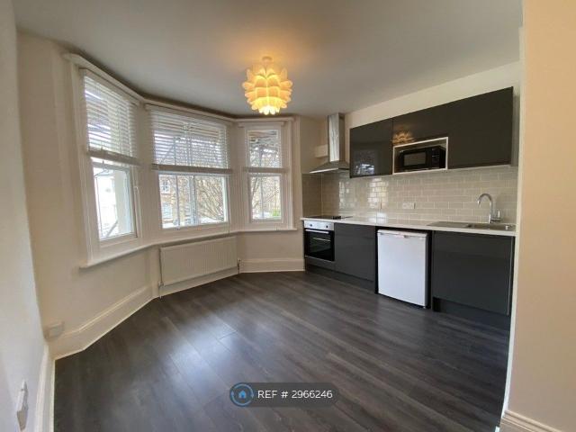 Seafield Road, Hove BN3, Studio to rent, £935 pcm | PrimeLocation