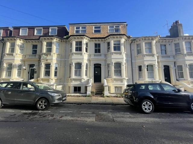 Seafield Road, Hove, East Sussex 4 bed flat to rent £2,254 pcm £520 pw