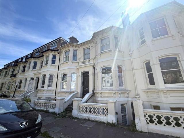 Seafield Road, Hove, East Sussex Studio to rent £1,050 pcm £242 pw