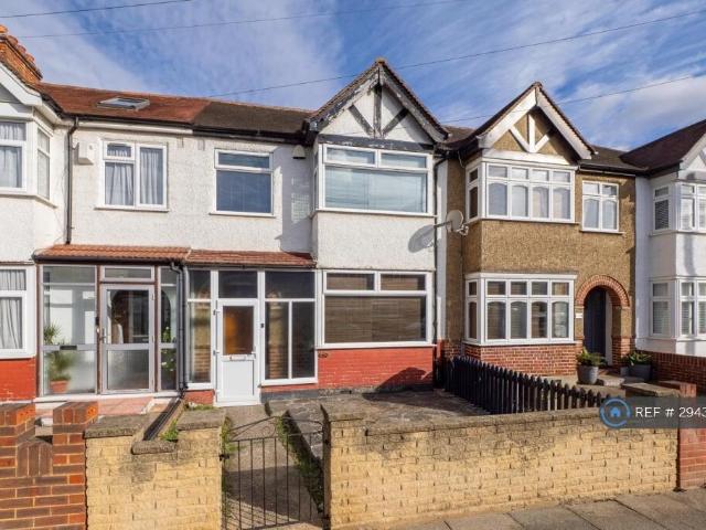 Seaforth Avenue, New Malden, KT3 3 bed terraced house to rent £2,850 pcm £658 pw